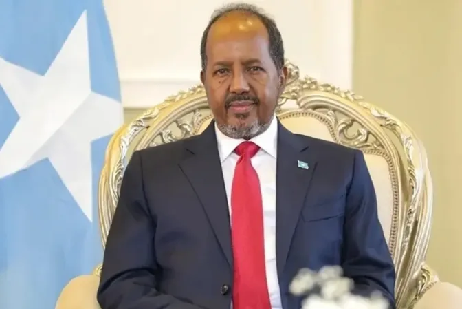 Le président somalien visite une unité de Saidal à Alger - L'Algérie ...