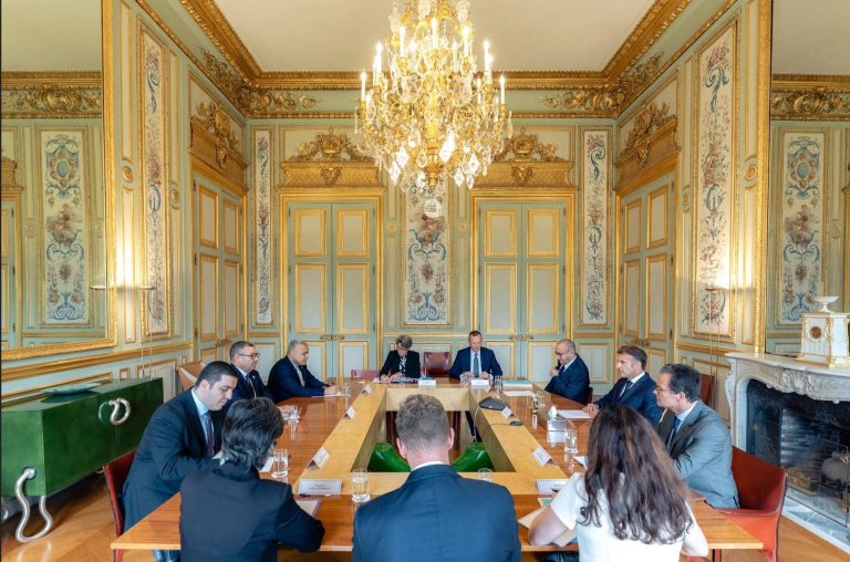 Algérie- France: Sayoud reçu par Macron à l'Élysée - L'Algérie Aujourd'hui